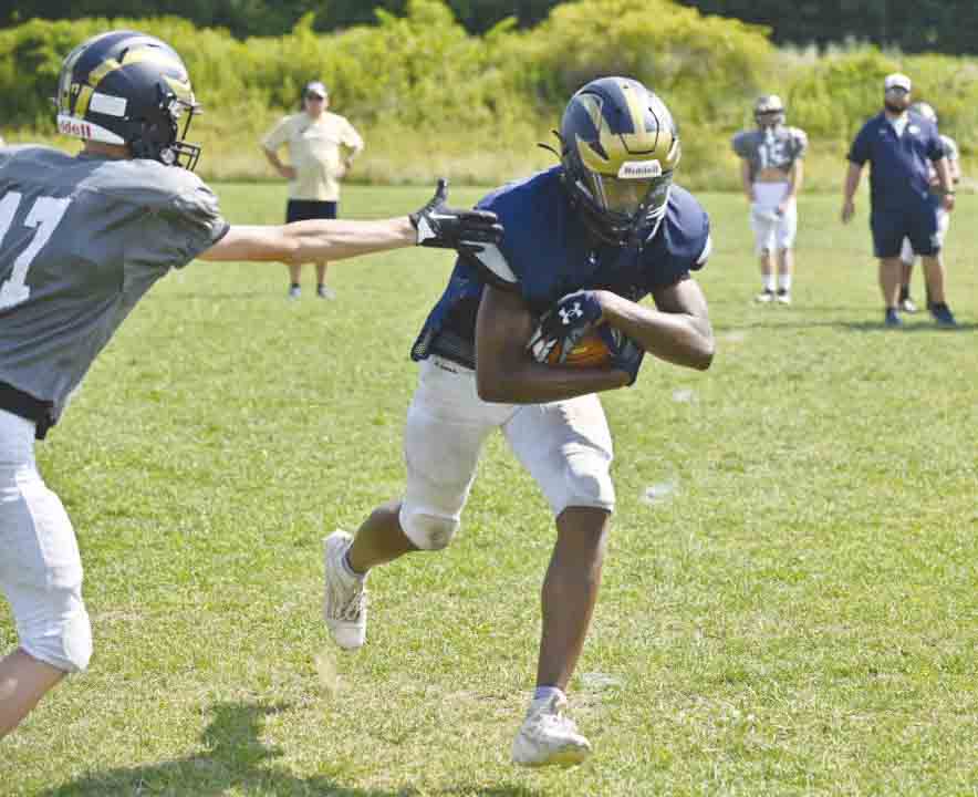 Changes are coming to Brookfield football | News, Sports, Jobs ...